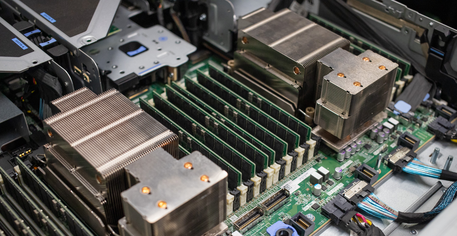 Intel Xeon Platinum 8592+ İşlemci